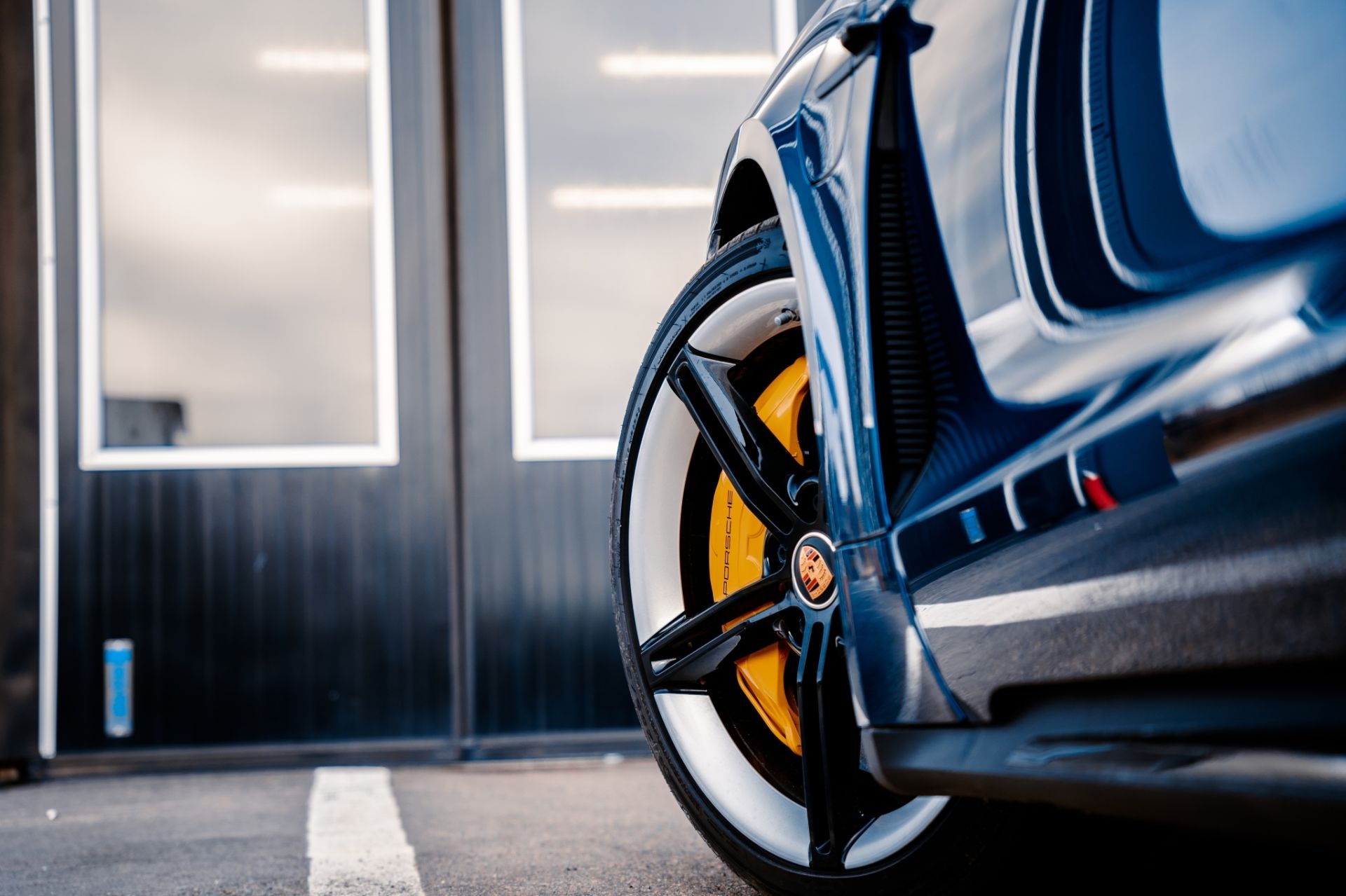 Glitra bilvask - Børsteløs eller premium vask med børster