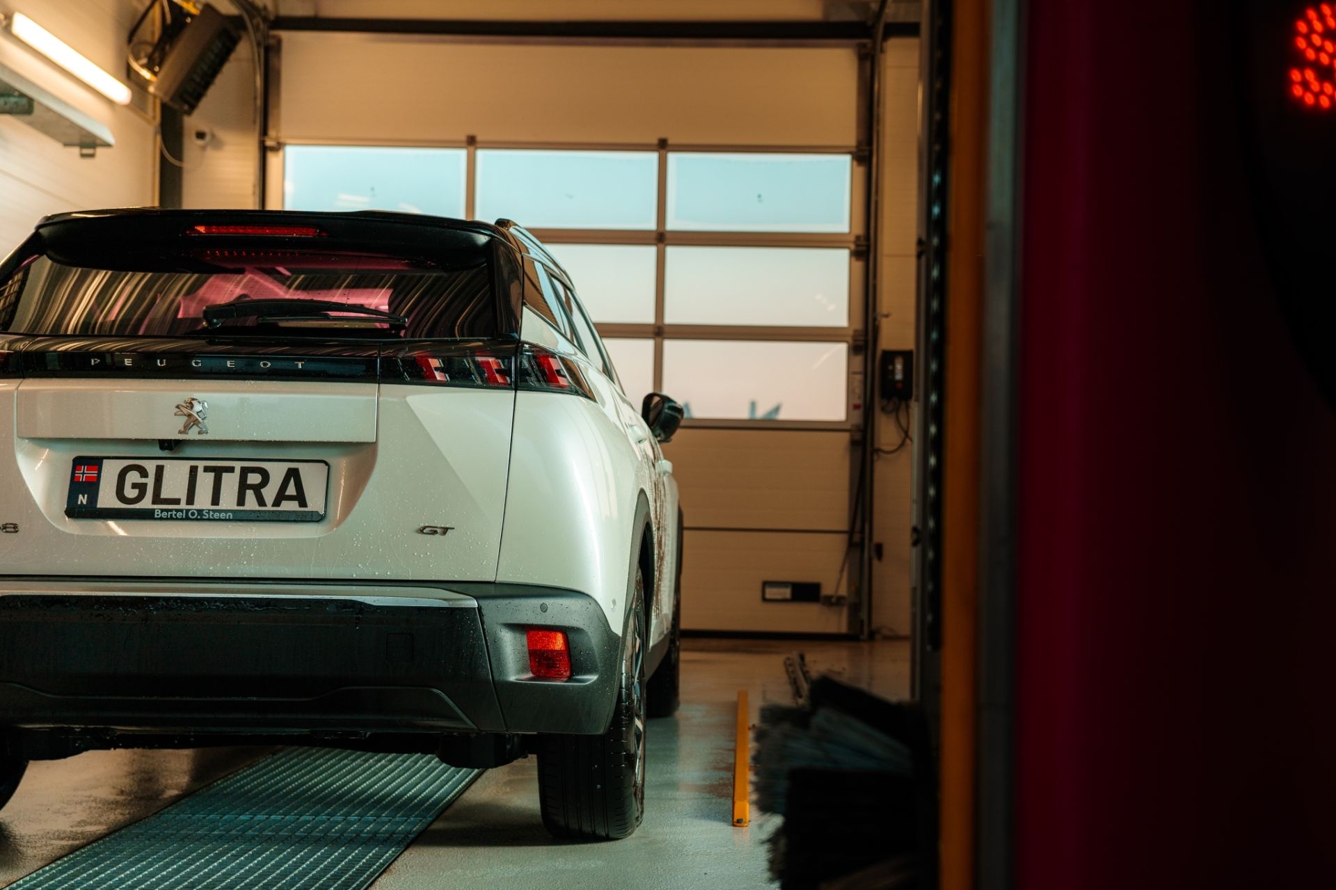 Glitra bilvask - Børsteløs eller premium vask med børster